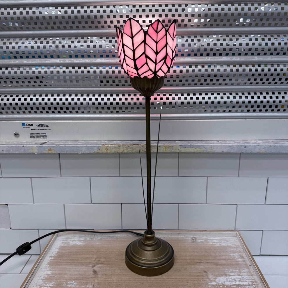 Tiffany Style Pink Tulip lamp, Slag Glass – Habitat ReStore eStore
